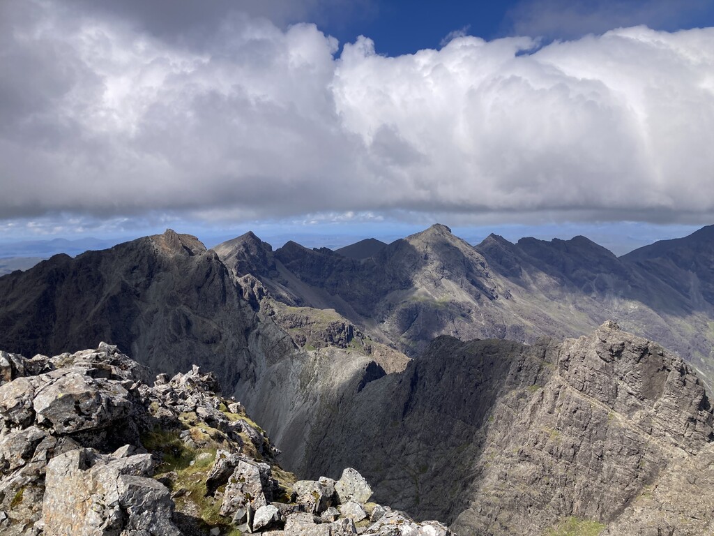 Charlie Byers - The Cuillin Round - 2023-07-24 | Fastest Known Time